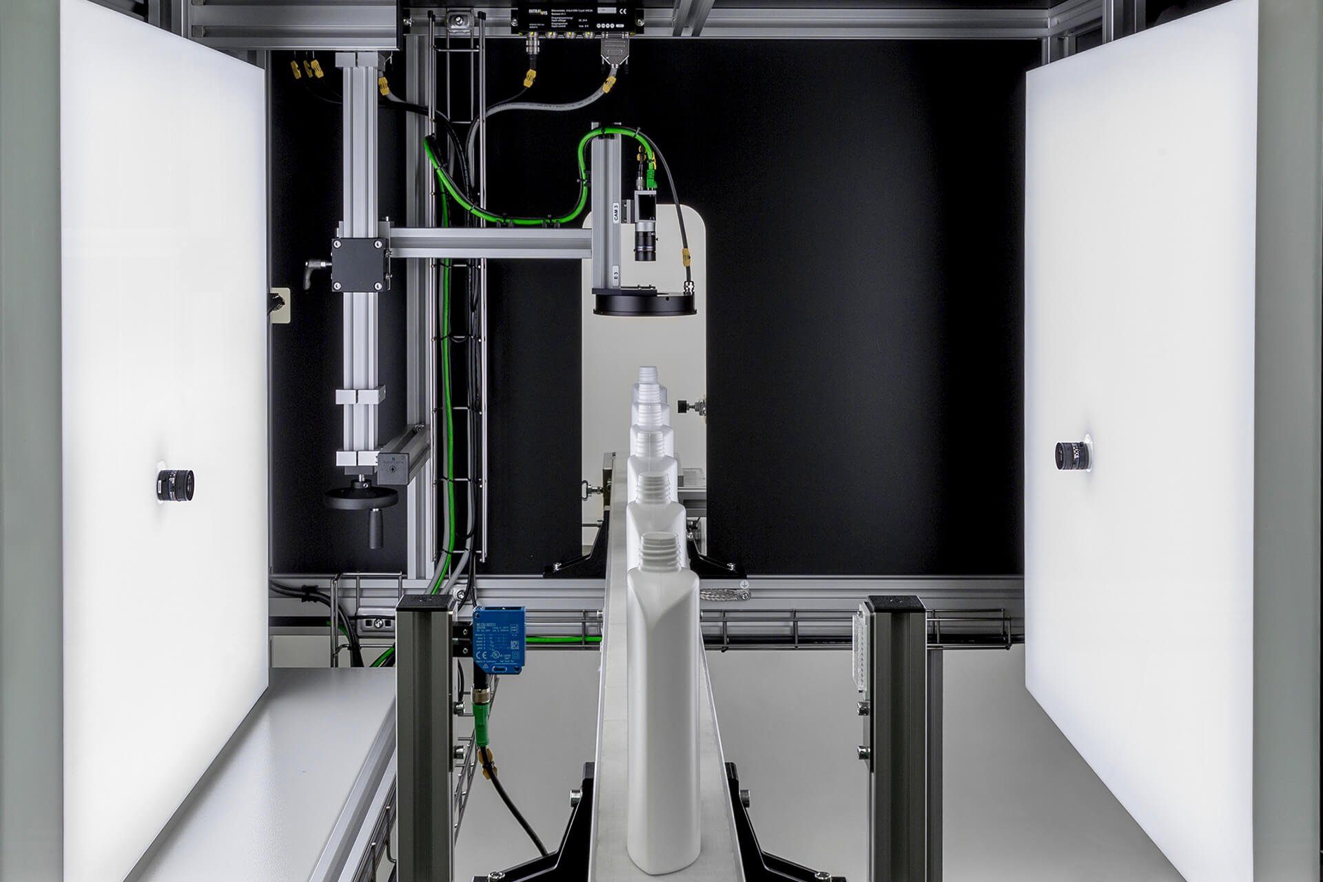 Preconfigured plastic container and bottle inspection by INTRAVIS