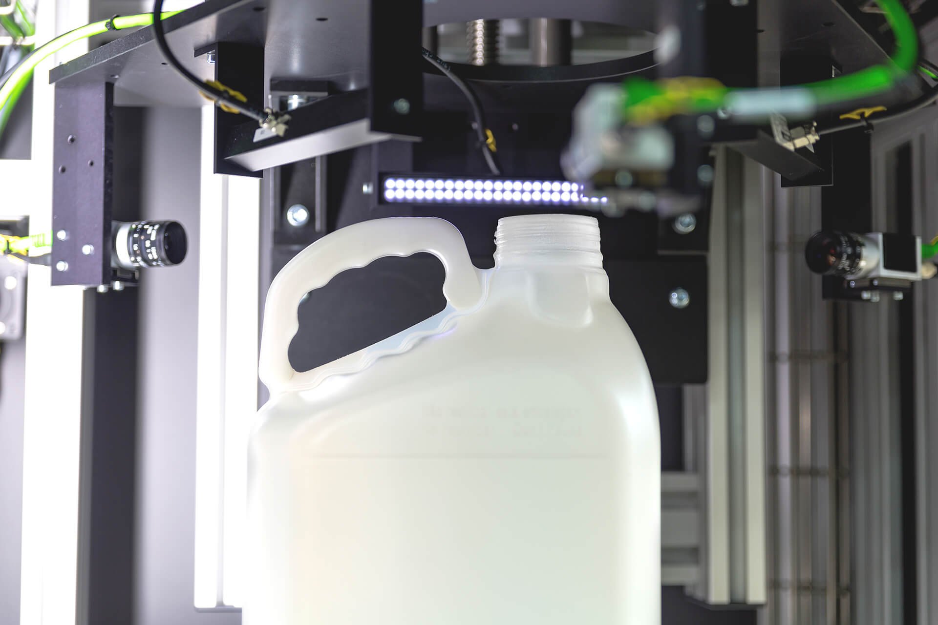 Preconfigured plastic container and bottle inspection by INTRAVIS